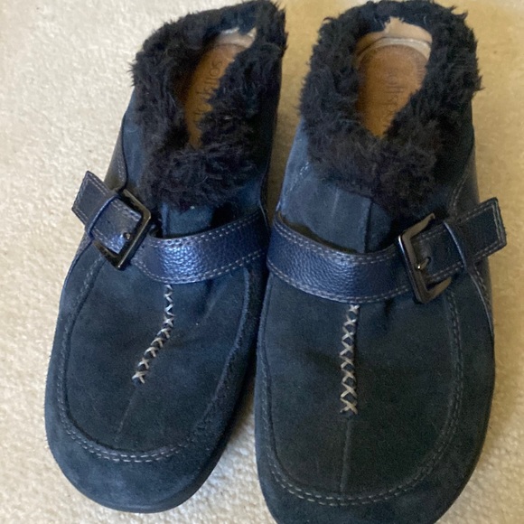 Softspots | Shoes | Softspots Dark Navy Blue Suede Slides | Poshmark